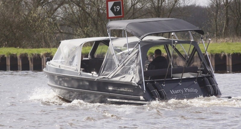 Wat is een tender boot? – Alumax Boats